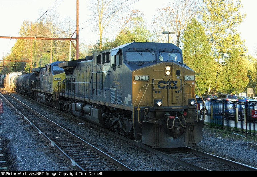 CSX 361 leads an S439